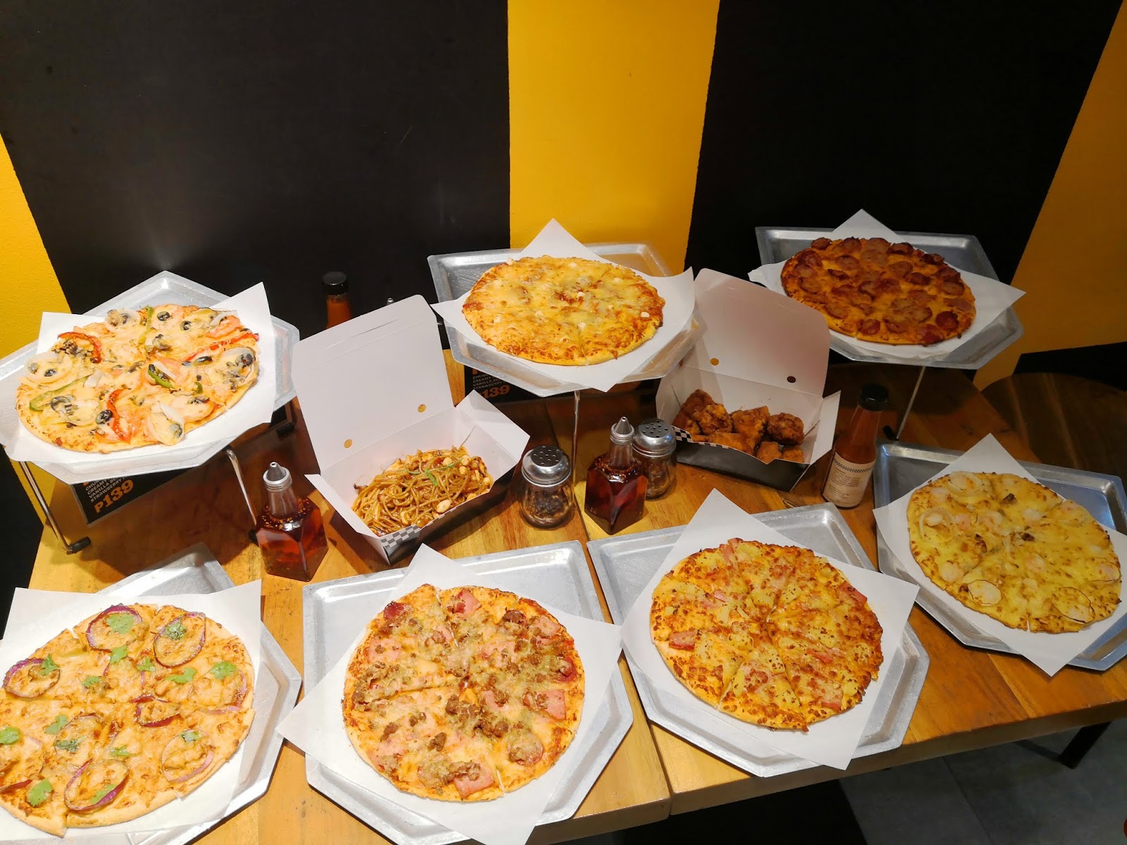 OC Craft Yellow Cab Launched 9 Pizza At Php 299 Only