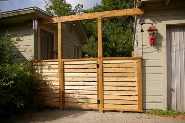 The Grackle: Back Gate: The Gate Installed