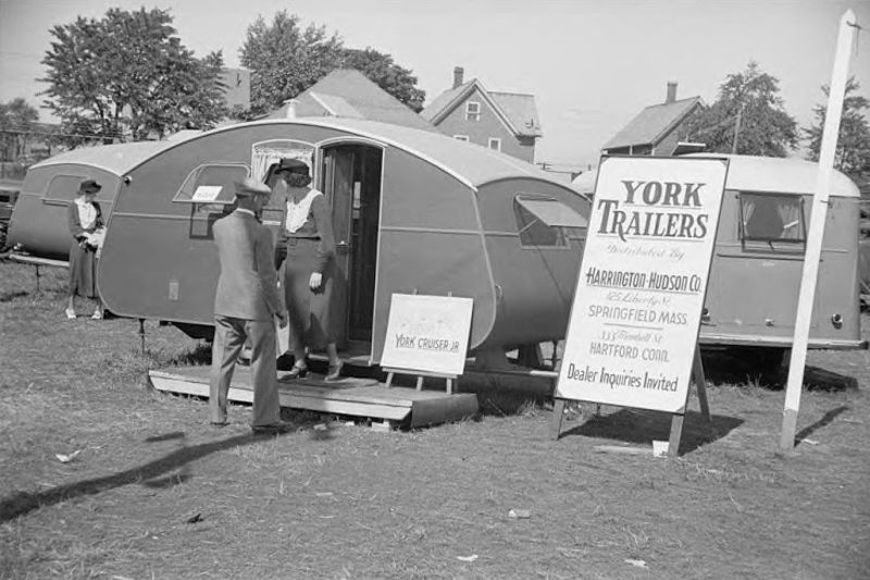 Amazing Vintage Photographs of Trailer Shows From the 1930s and 1940s ...