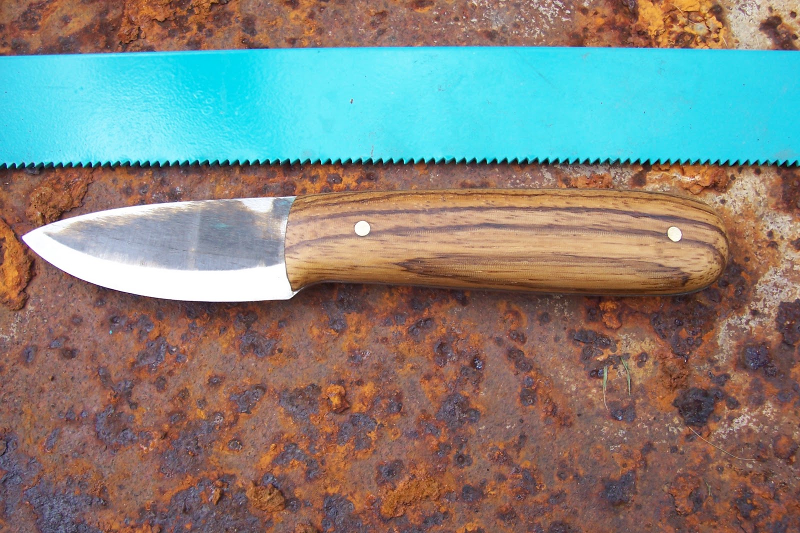 BUZZARD BUSHCRAFT: Hacksaw Blade Knife