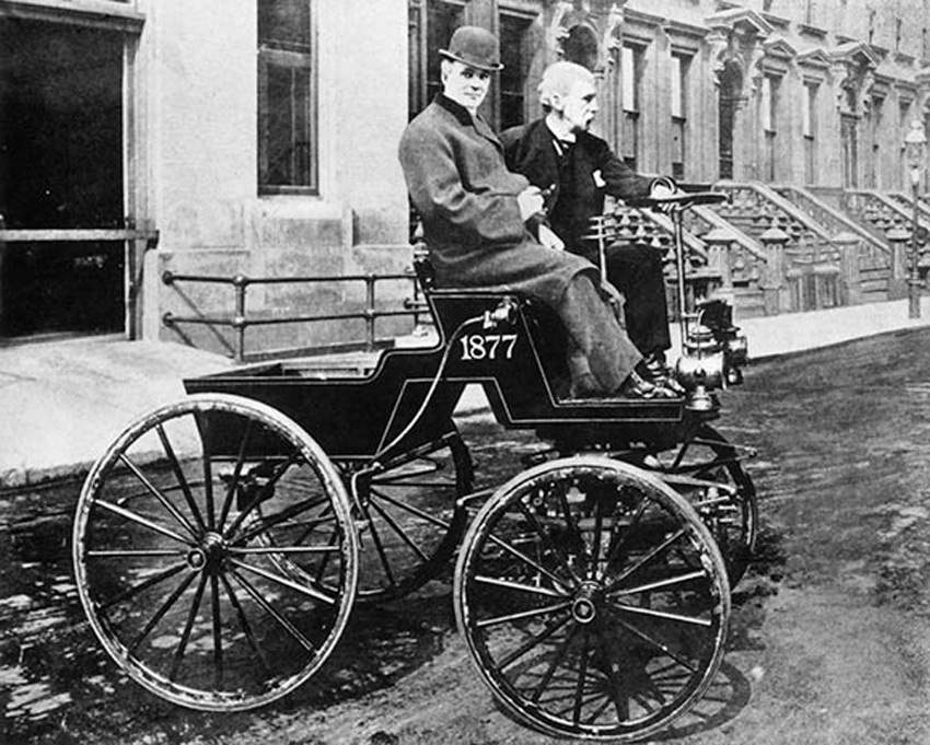 Early Automobiles – 26 Historic Vintage Photos Captured People Driving ...