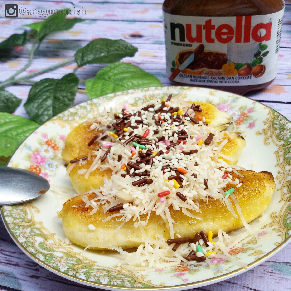 Anggun Sari: Pisang Bakar