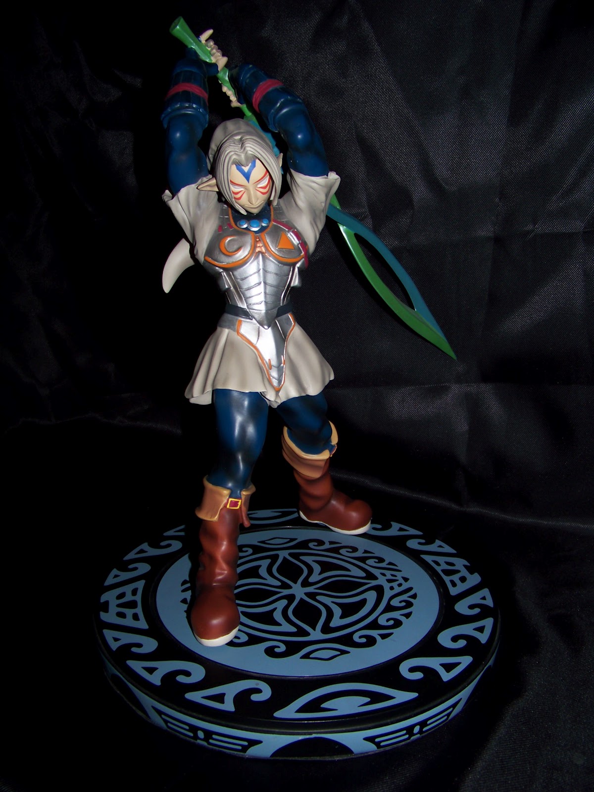 amidala's world: Statue de FIERCE DEITY LINK du jeu ZELDA par PUZZLE ...
