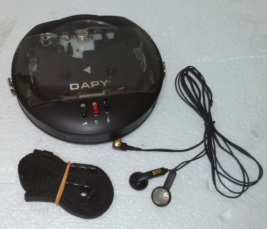 BARANG BARANG ELEKTRIK TERPAKAI DAN RARE: Walkman DAPY Stereo Cantik