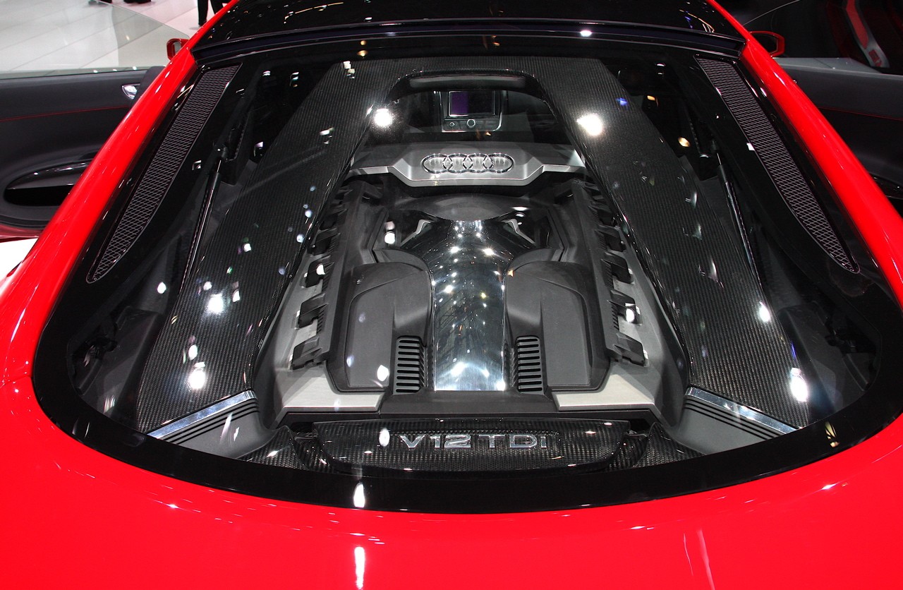 Mundo del motor: Un deportivo diesel: Audi R8 V12 TDI