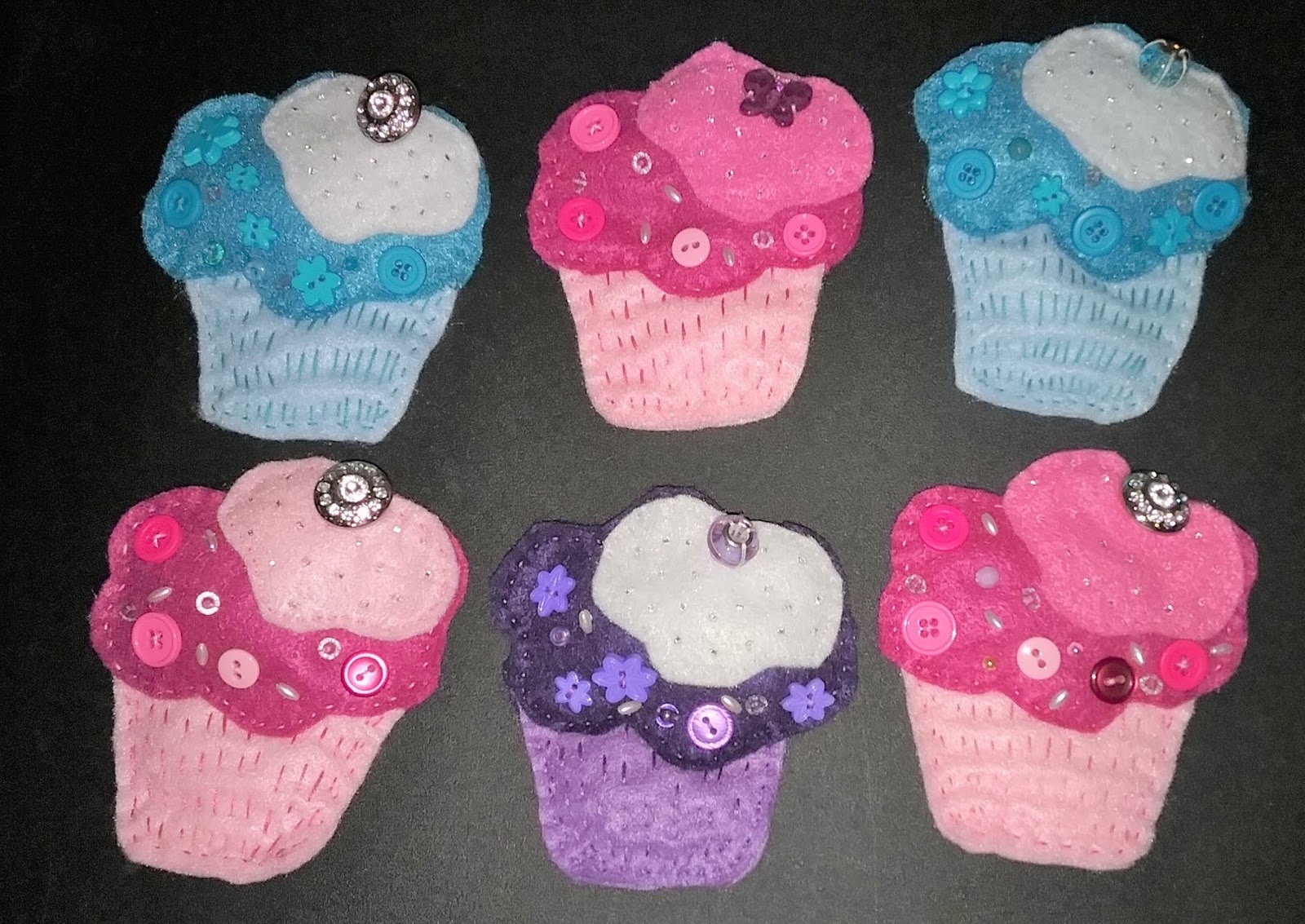 Butterfly of Four : Felt Cupcakes - Free Patterns and Tutorial