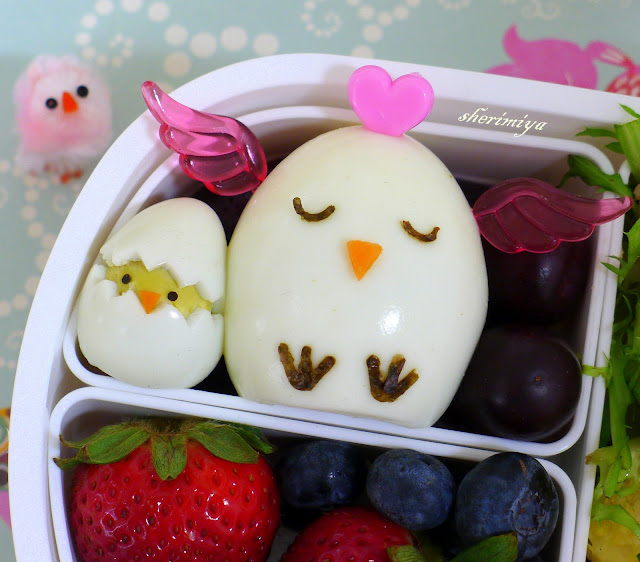 Happy Little Bento: Mama and Baby Easter Chicks Bento