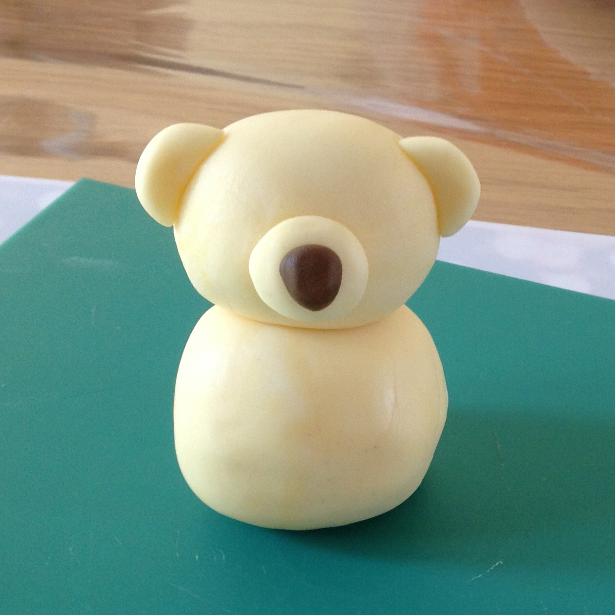 Delicious Designs by Jill Pryor: Sugar paste bear TUTORIAL