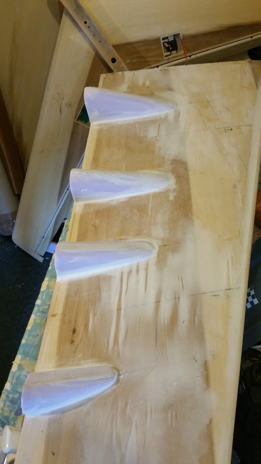 The Wandering Soarer: C17 Globemaster III build - flap canoes and winglets