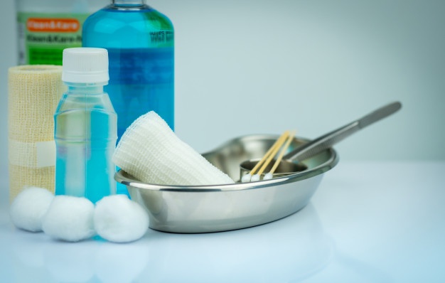 Hydrogen Peroxide: A Potential Wound Therapeutic Target