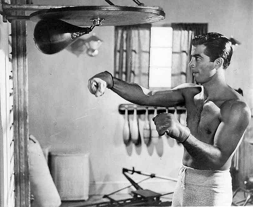 NYSocBoy's Beefcake and Bonding: The Hollywood Legacy of Zane Danton