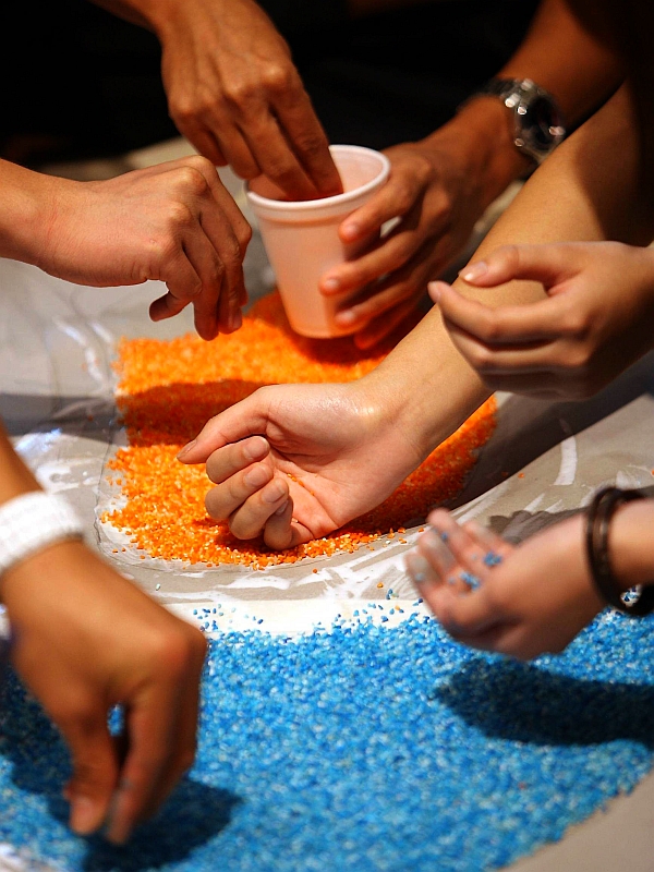Twin Angels Getaway: Colourful Deepavali Kolam - diwali valthugal