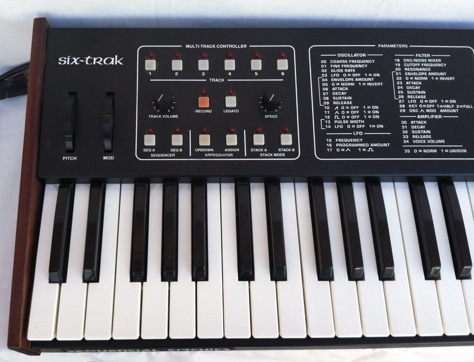 MATRIXSYNTH: Vintage Sequential Circuits Six Trak SN 004701