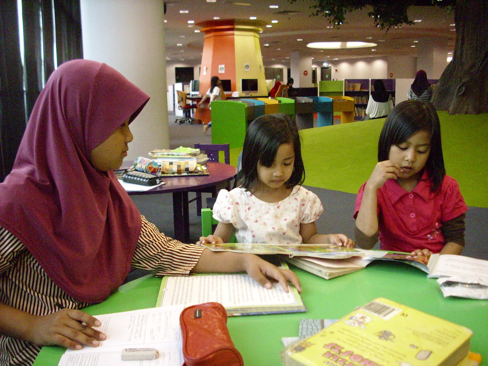 DIARI DIELA: Perpustakaan Raja Tun Uda