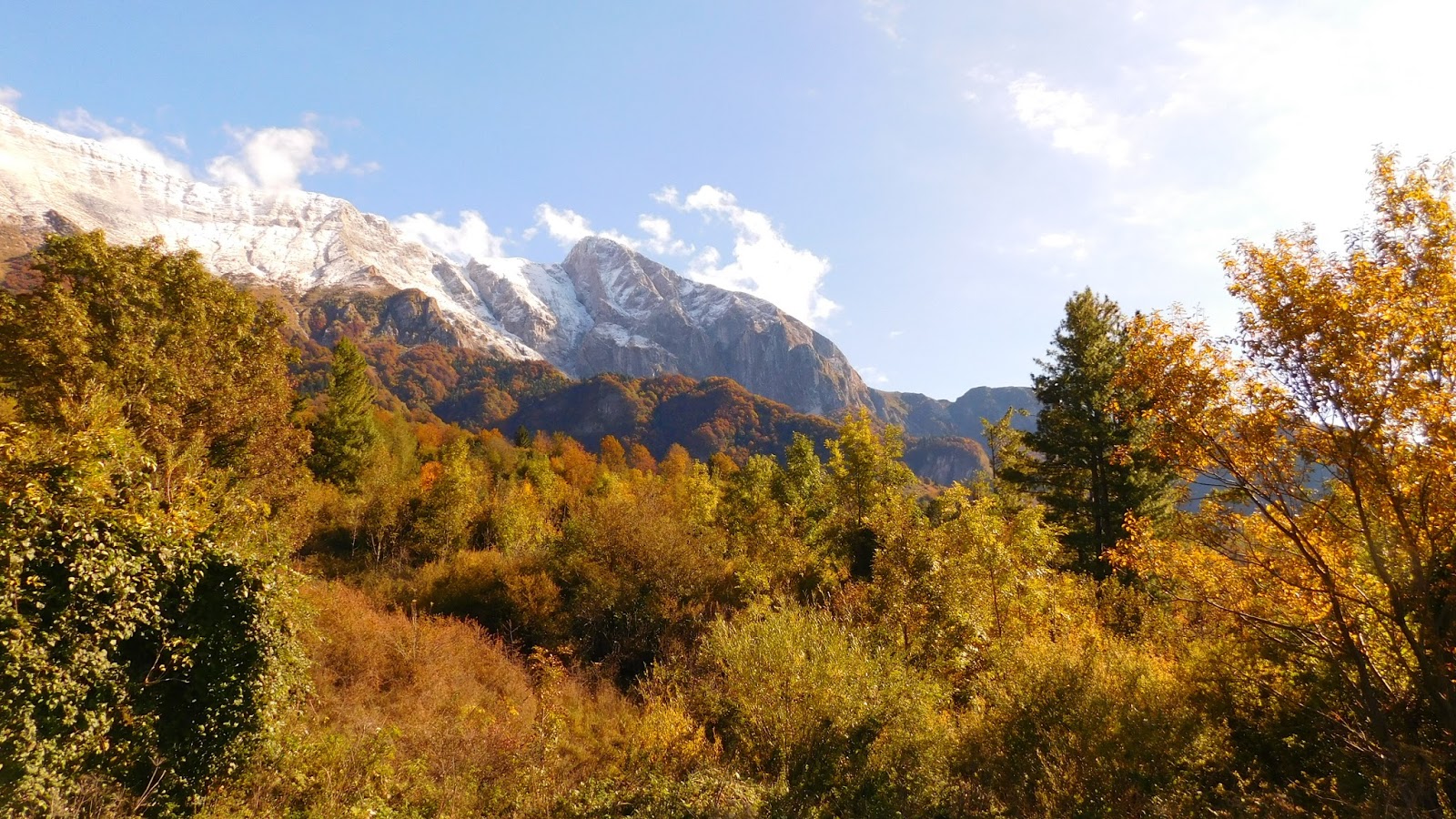 Planine, vrhovi, reke, slapovi...: Slap Curk in jesen pod Krnskim pogorjem