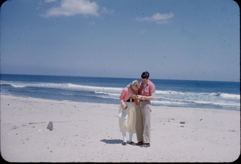 22 Rare Color Photos Capture Portraits of Couples From the 1940s ...