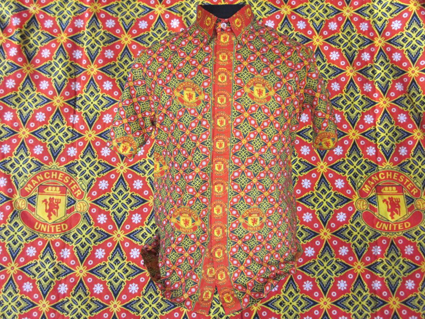 KOSTUM VOLI: KEMEJA MU