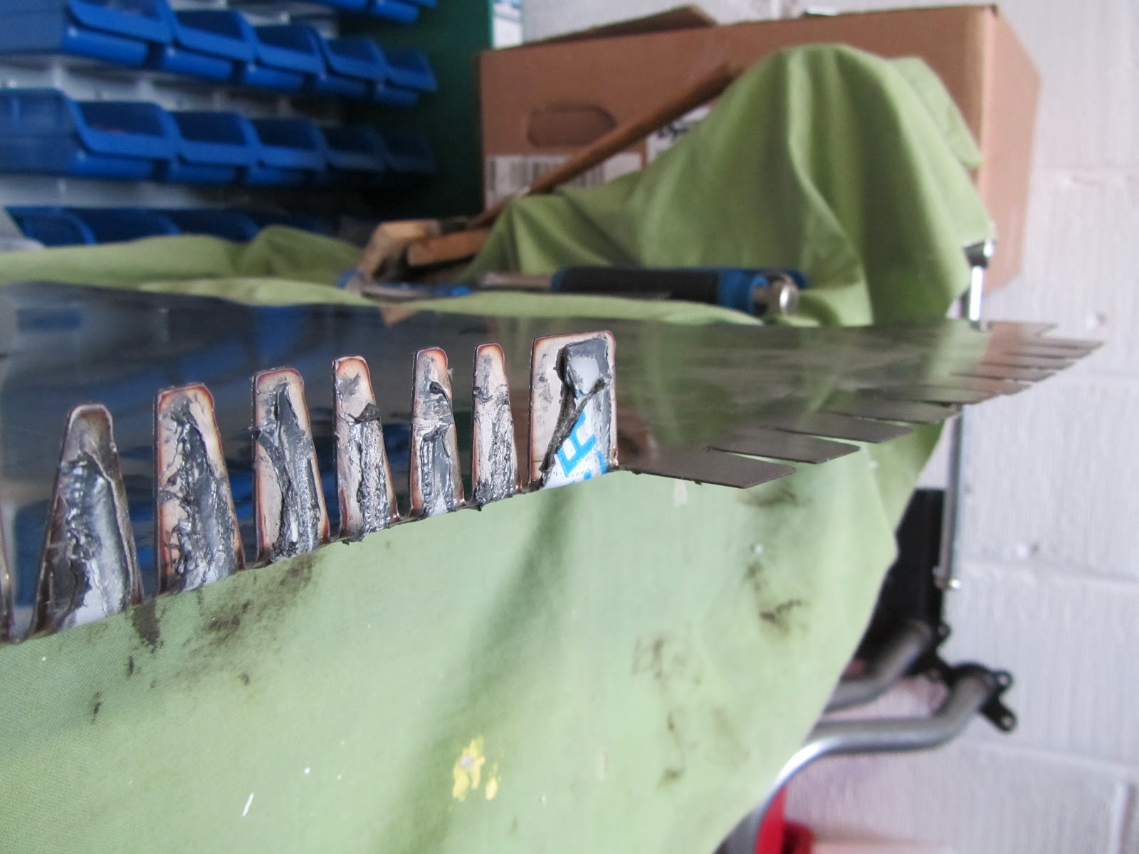 Richard's GBS Zero: Rear panel - tabs & bending