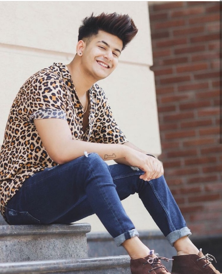 35 POSES TIPS FOR BETTER FASHION PHOTOGRAPHY (TRENDING)2019