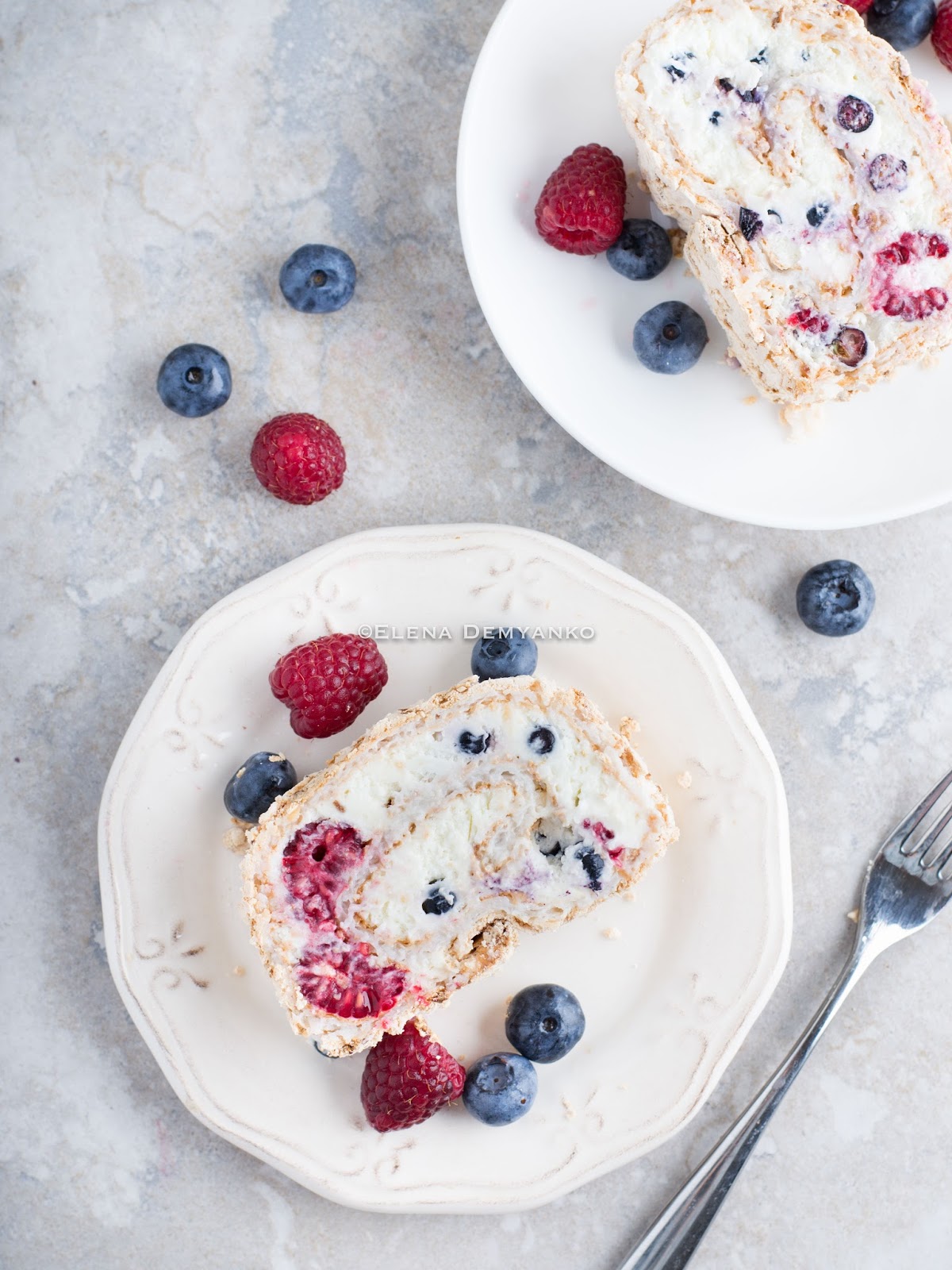 Elena Demyanko: Меренговый рулет с маскарпоне и ягодами / Berry ...