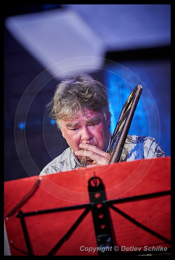 The EyeCatcher Blog: MENGEL- und andere BERGE - Jazzkeller 69 im AUFSTURZ