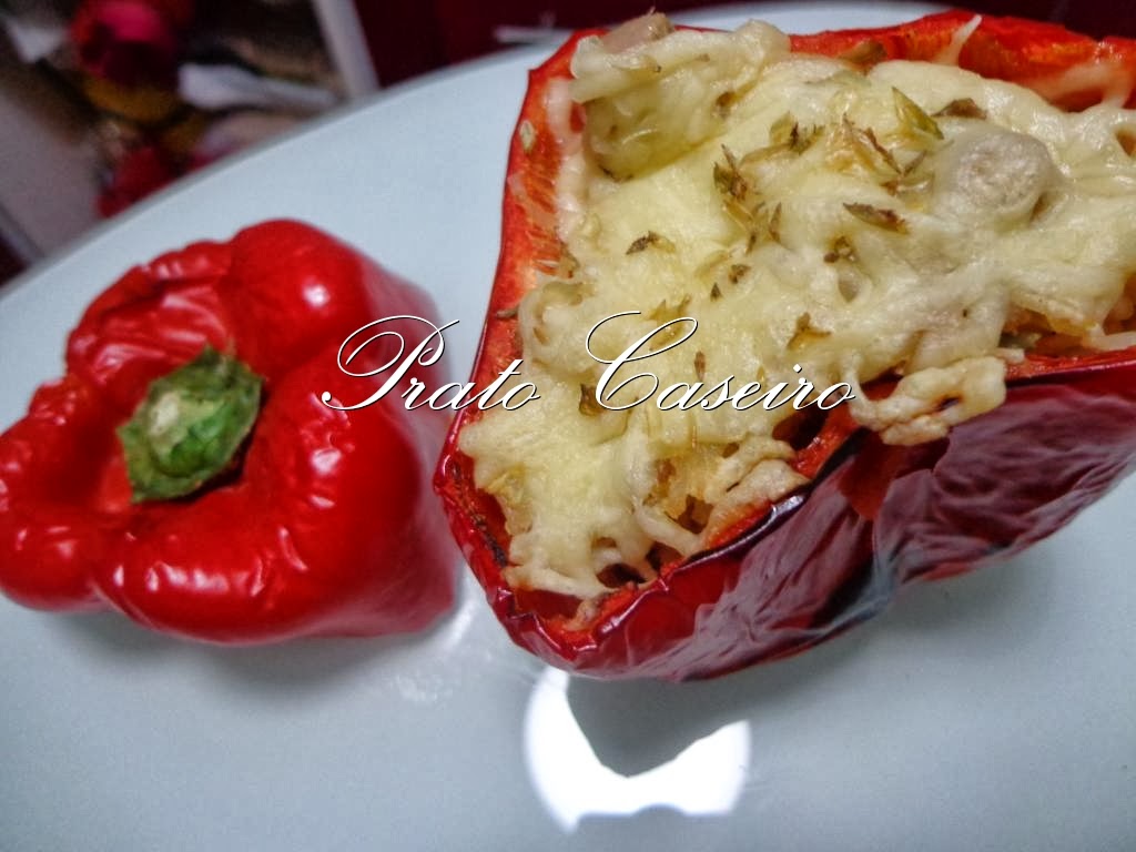 Prato Caseiro: Pimento vermelho com recheio mistério e gratinado com ...