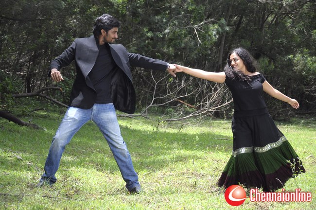 Veppam Movie Stills and Reviews