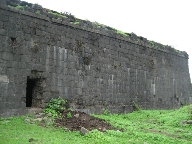 On the Edge of Sahyadris: Patta fort Vishramgad