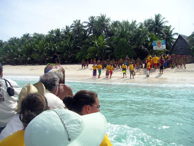 Proa Sailing: Ku Holo Mau - the 2007 voyage to Satawal