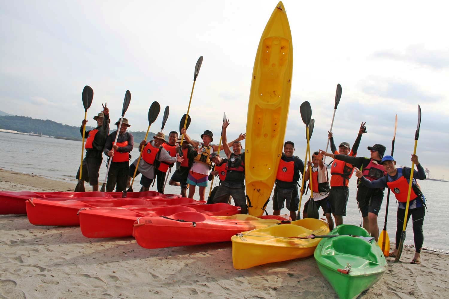 Subic tourism school holds eco-kayaking course | SubicNewsLink