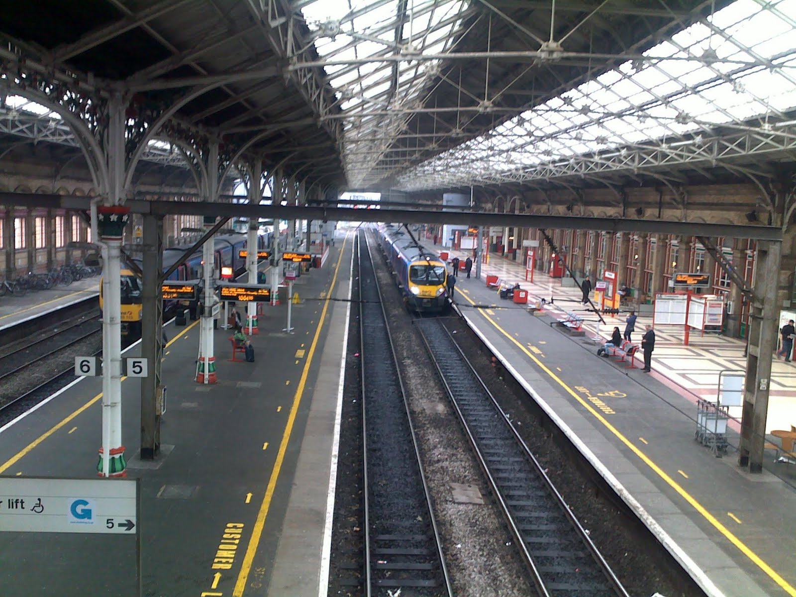 Photo's from my 'phone: Preston Railway Station