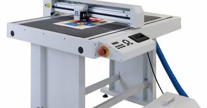 Flatbed die cutting machine