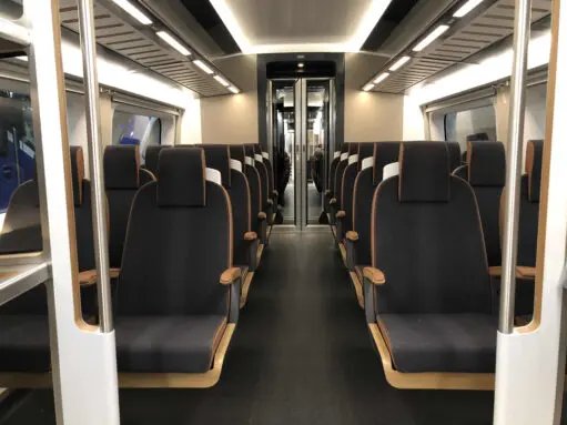 CRÓNICA FERROVIARIA: Entran en servicio los Oaris de CAF de Flytoget