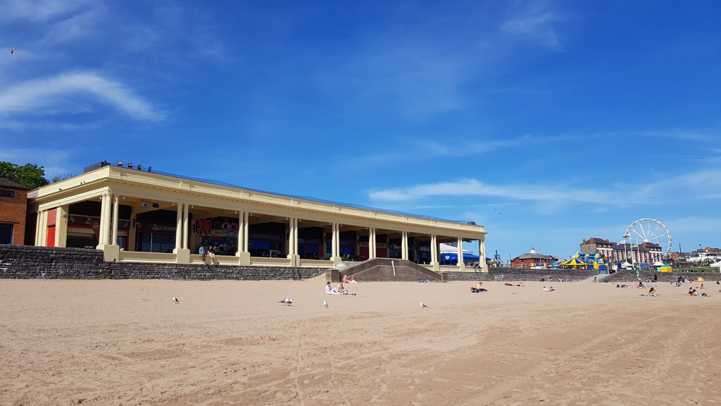 The Ham and Egger Files: A holiday at Barry Island