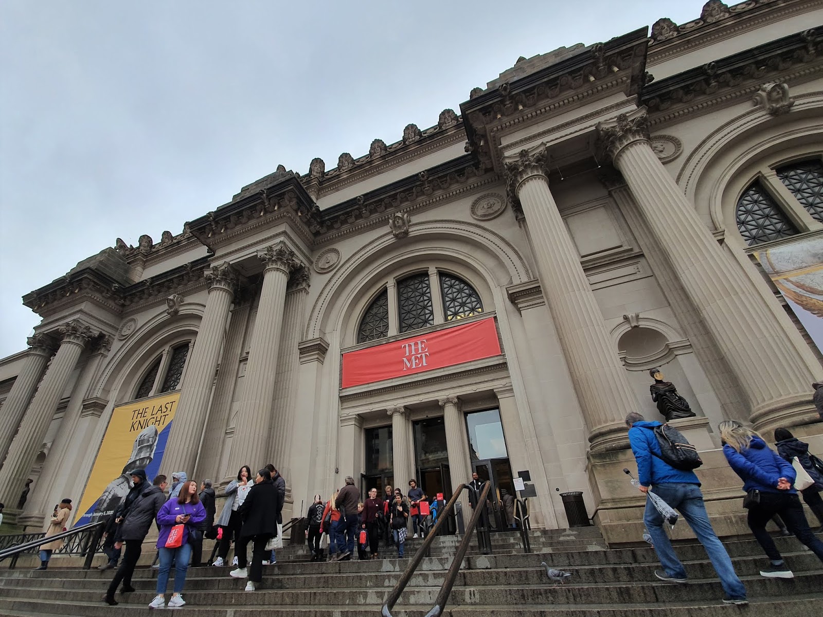 New York City: Metropolitan Museum of Art (the MET) - Elle Field