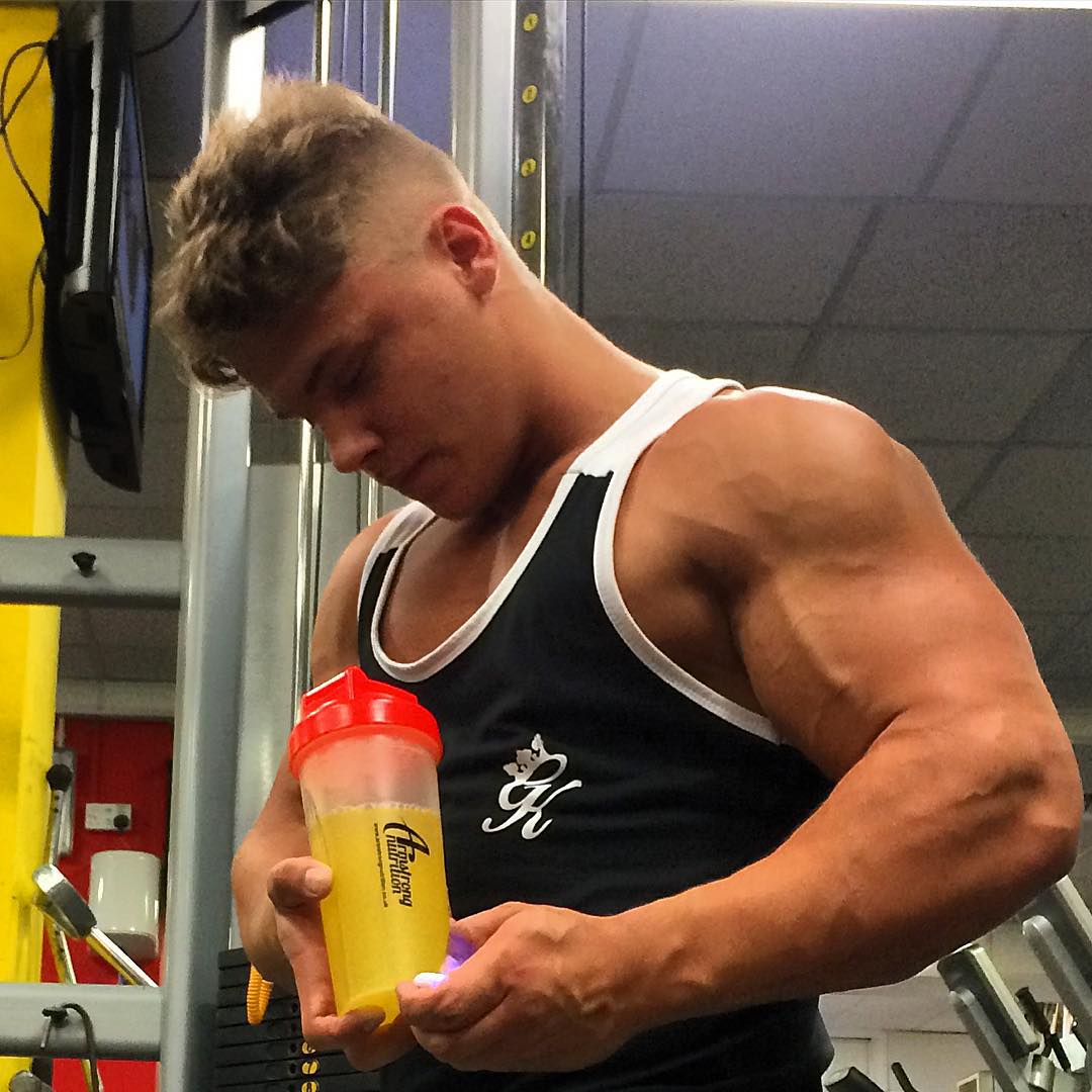 the beauty of male muscle: February 2021