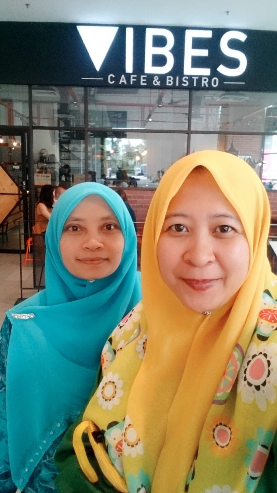 My Life & My Loves ::.: Vibes Cafe & Bistro @ Utropolis Marketplace ...