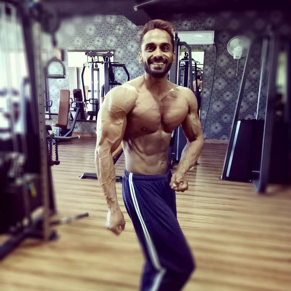 world bodybuilders pictures: lahori bodybuilder usman umer win mister physic yahyah classic got ...