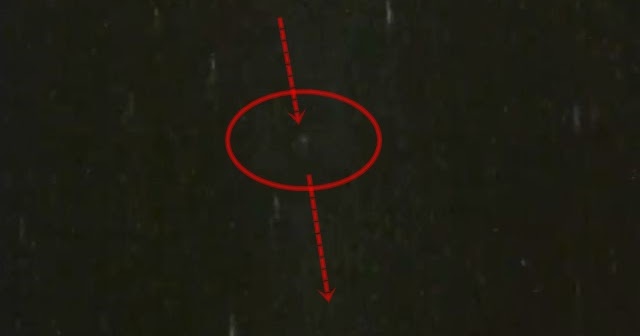 Sky-watcher films deep space UFO traveling at incredible speed