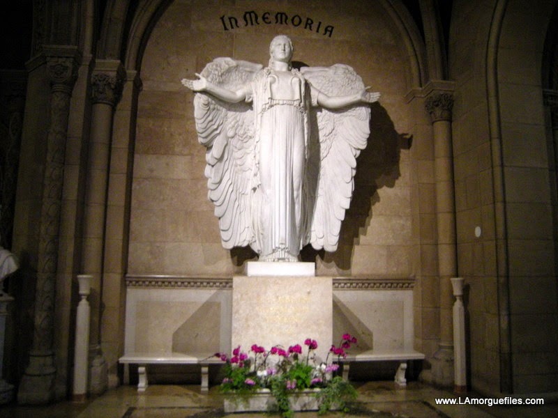 Los Angeles Morgue Files: Actress Elizabeth Taylor 2011 Forest Lawn ...