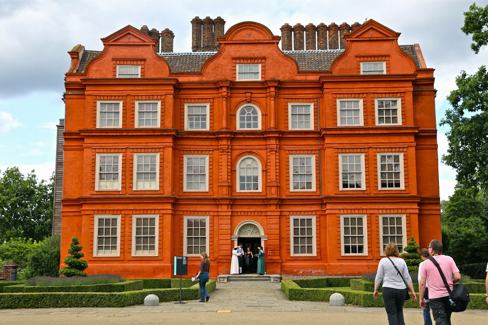 Sweet Southern Days: Visiting Kew Gardens ~ Windsor Castle ~ Tea At Harrods