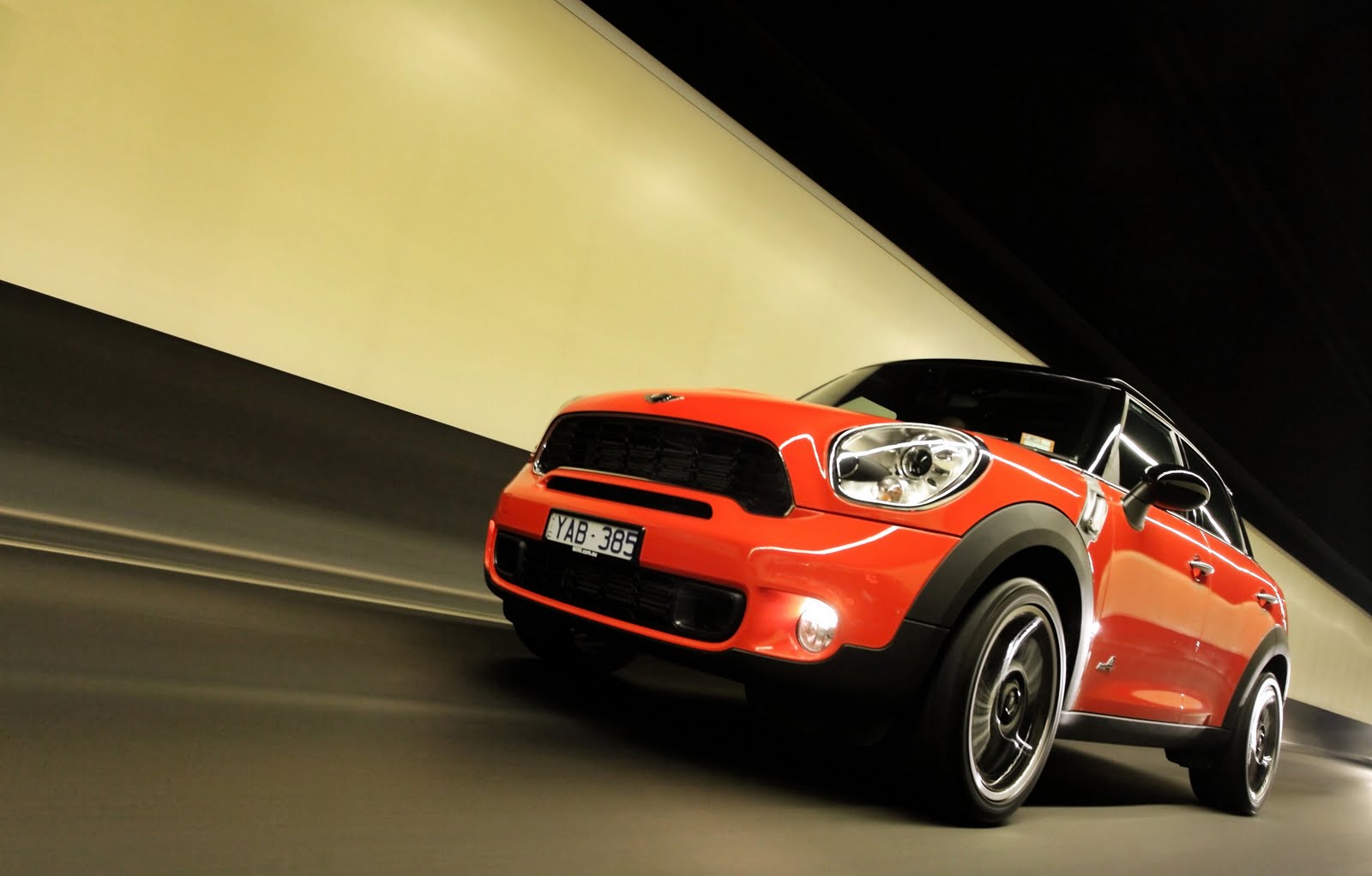 MINI Countryman Motoring: Pure Red MINI Countryman wallpaper is here!