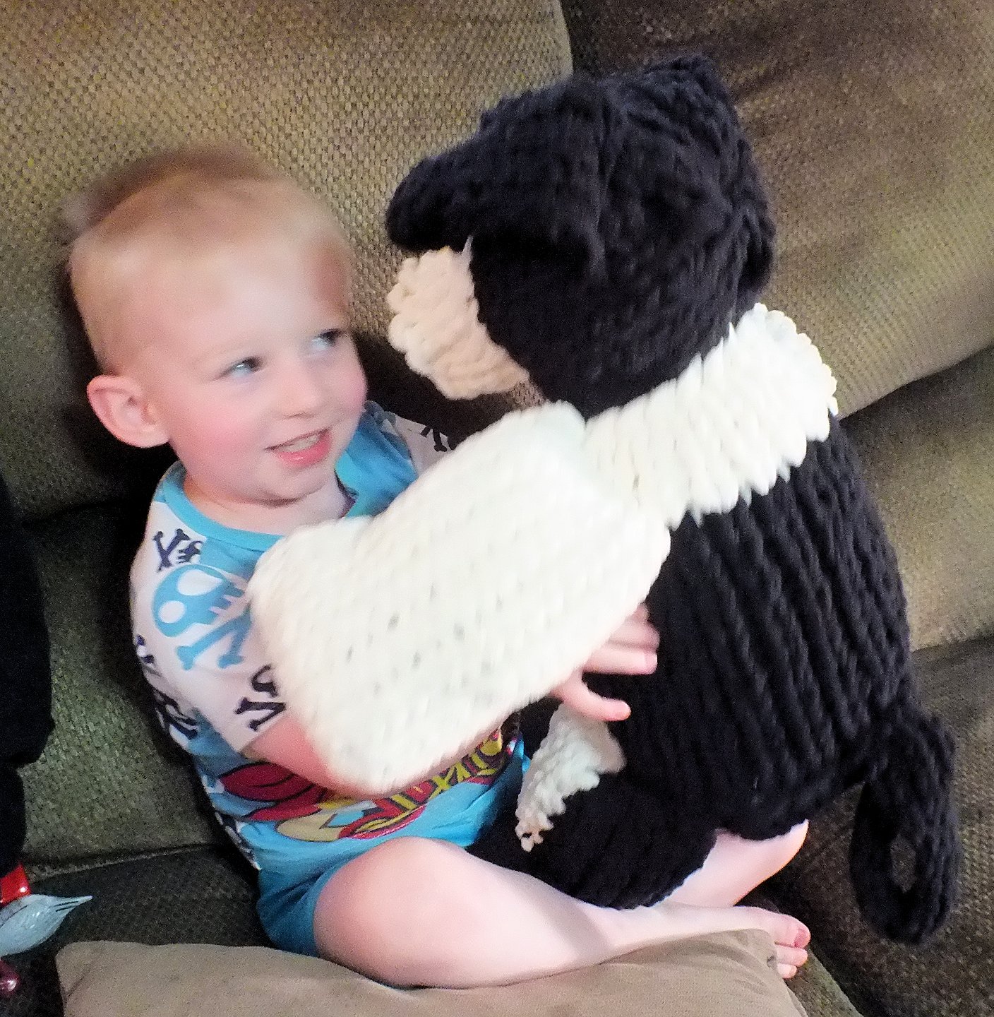 The Loom Muse : How to Loom Knit a Super Sized Doggy