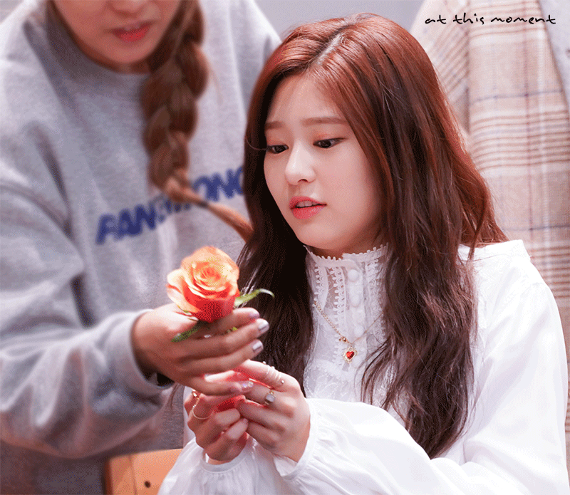 a beautiful woman IZ*ONE Kim Minju GIF