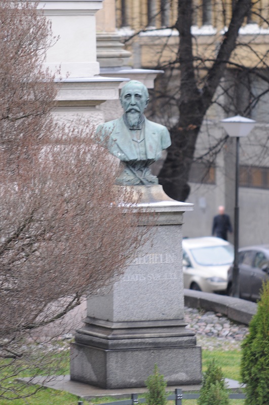 Patsaanmetsästäjä: Rintakuvakavalkadi