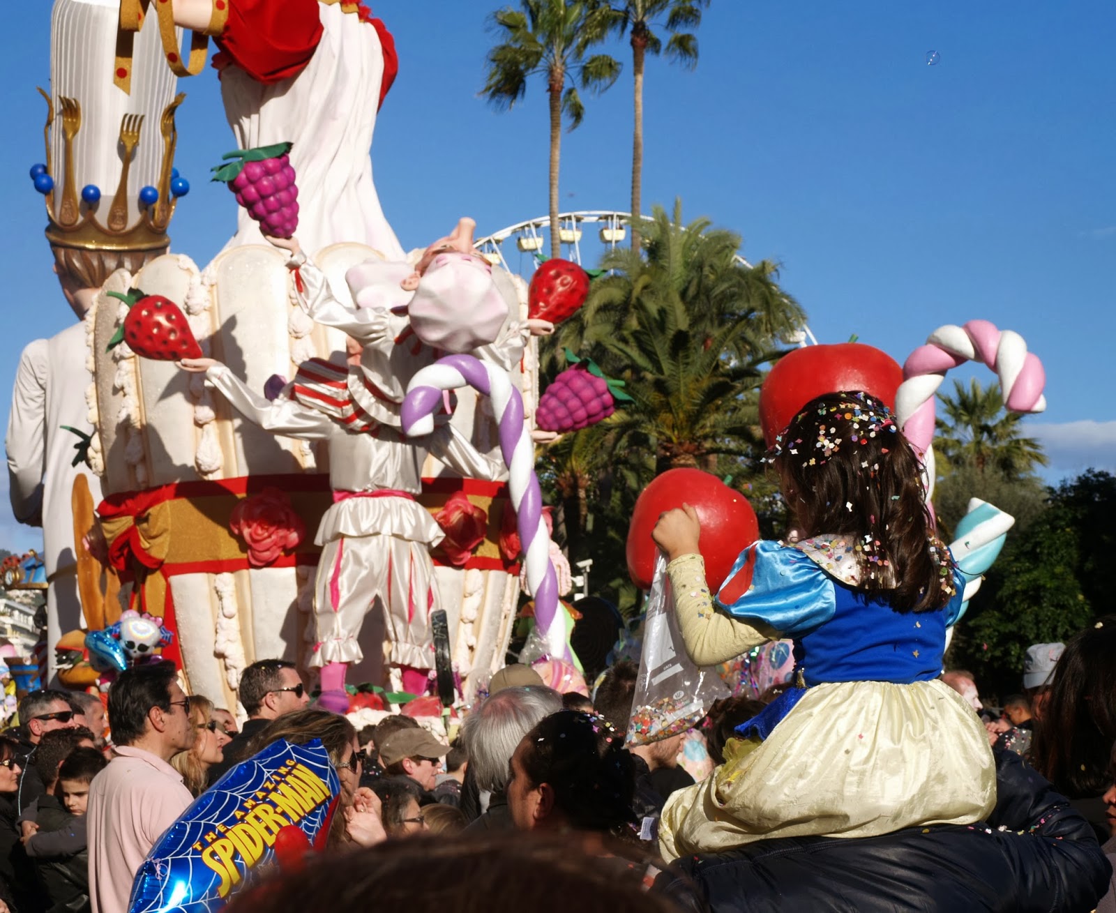 šilti kraštai: Nicos karnavalas. Karalius sudegė! Tegyvuoja karalius!