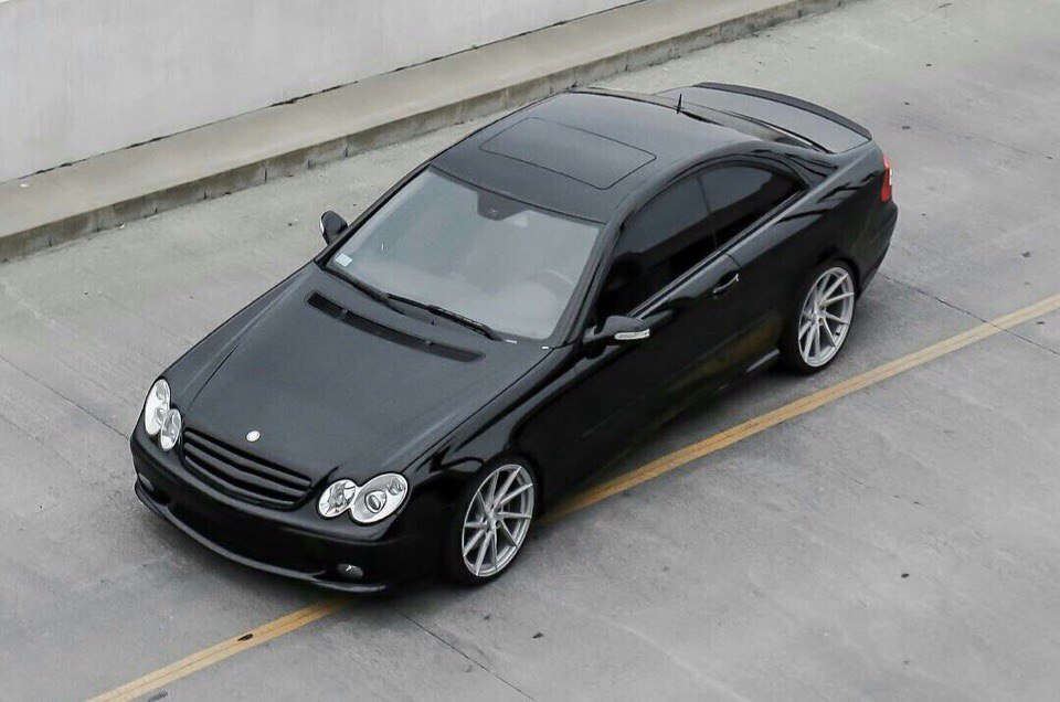 Mercedes-Benz W209 CLK55 AMG on Vossen CVT Wheels | BENZTUNING