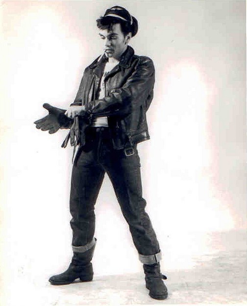 Uniformes et Stereotypes: Etienne dans la collection de Samuel Steward