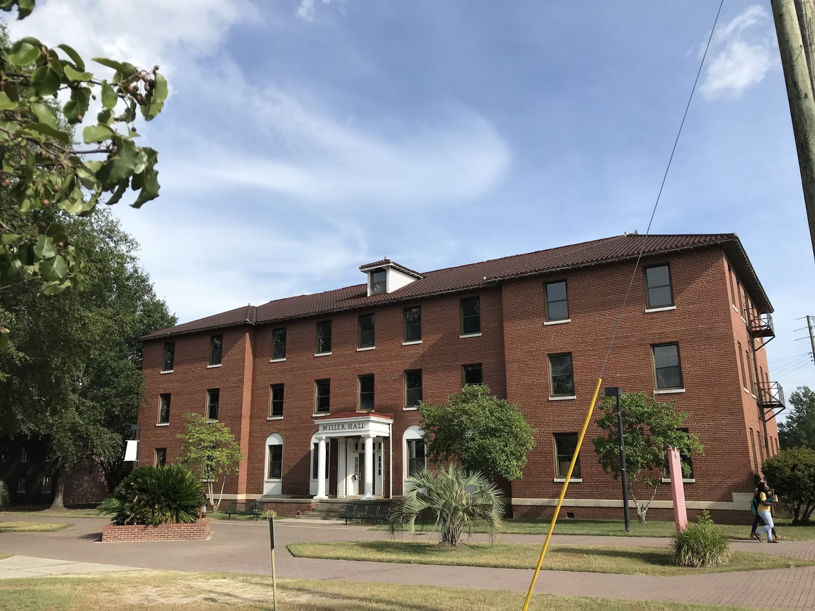 HARWOOD COMMUNICATIONS: Miller Hall Feature Stories Photos