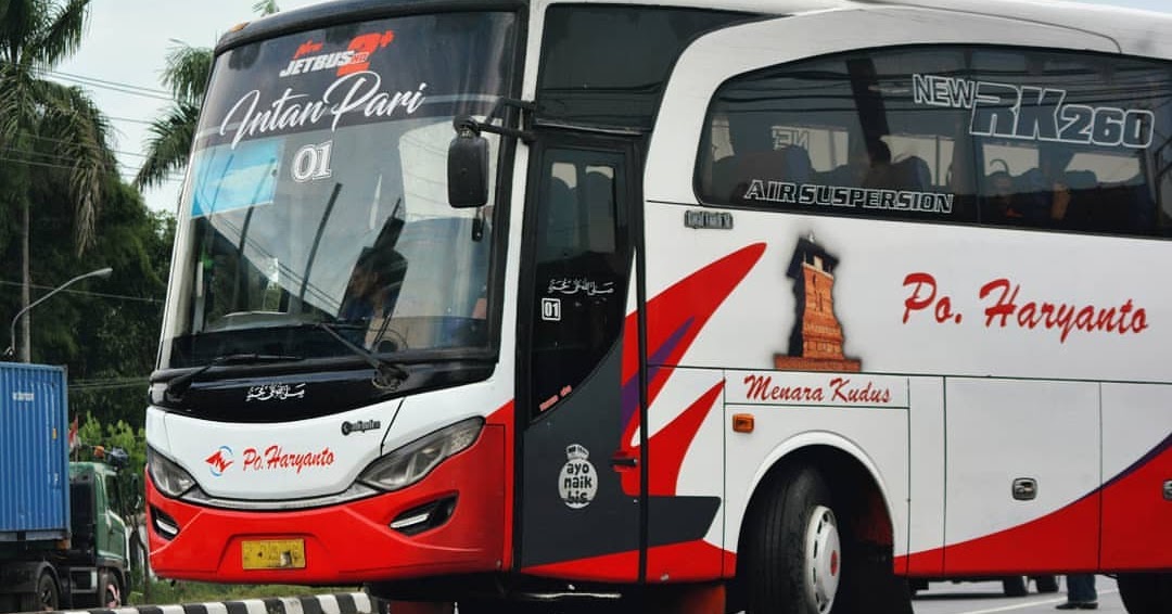 Showroom Bus Hino RK8